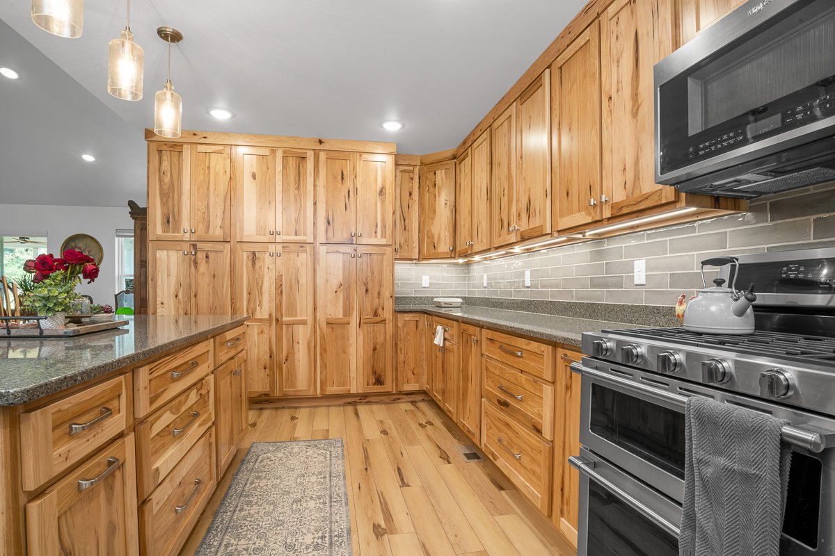 Kitchen Portfolio - Project Gallery - Custom Wood Amish Cabinets ...